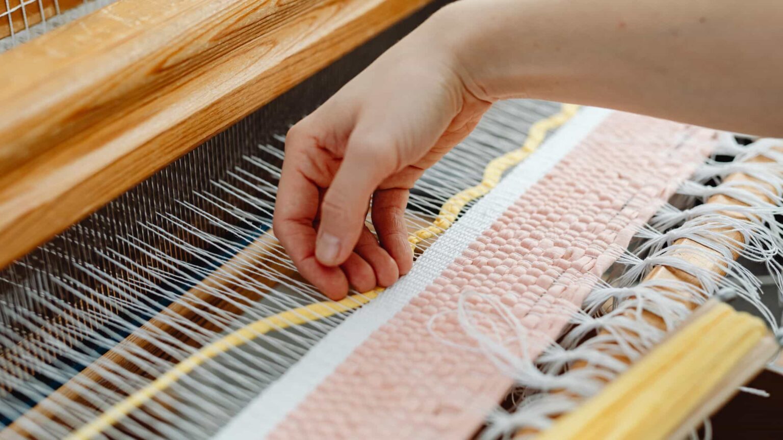 Tissage en Tunisie : histoire, techniques et industries locales