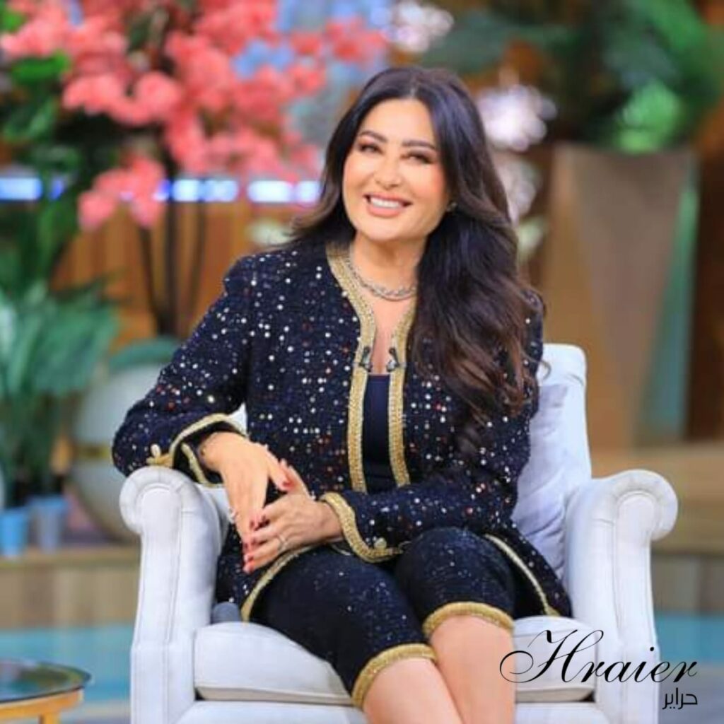 Veste Élégante à Perles Multicolores Portée par Latifa Arfaoui | Tunisie - تونس septembre 2024