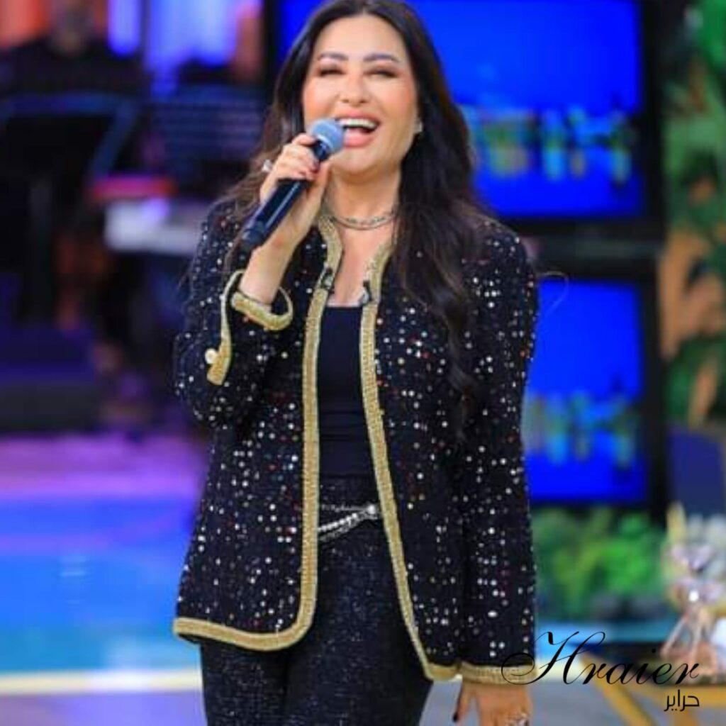 Veste Élégante à Perles Multicolores Portée par Latifa Arfaoui | Tunisie - تونس septembre 2024